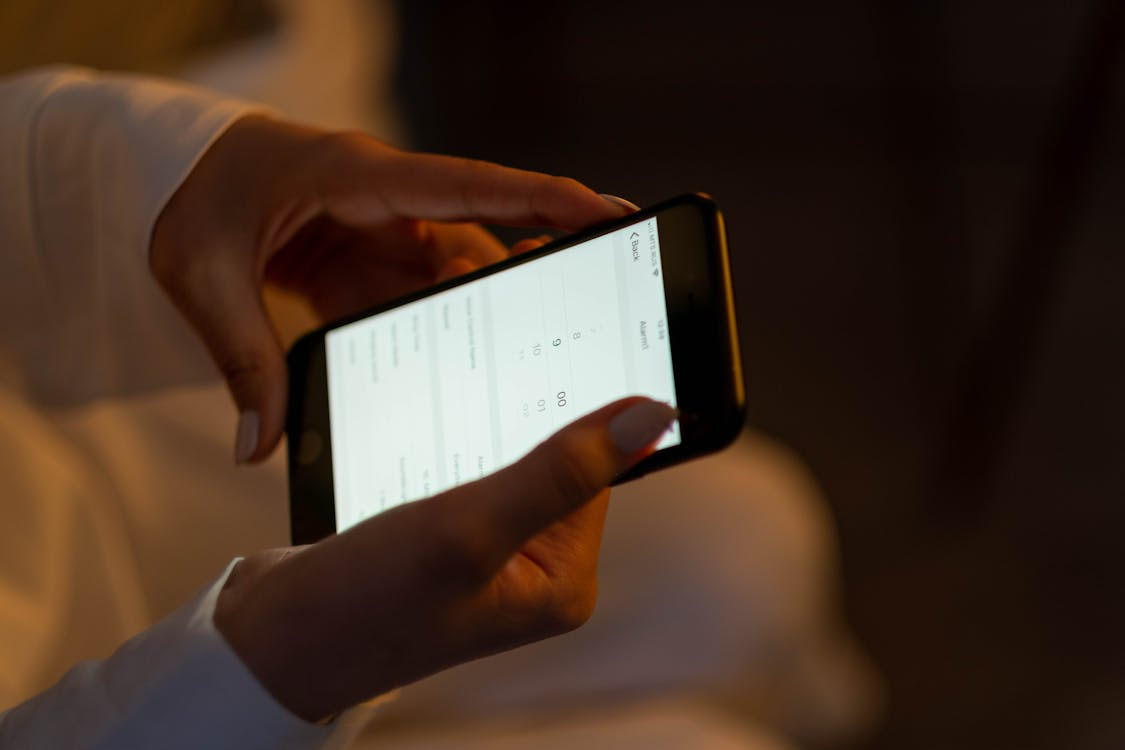 What Is Nits for Smartphones - Super Quest