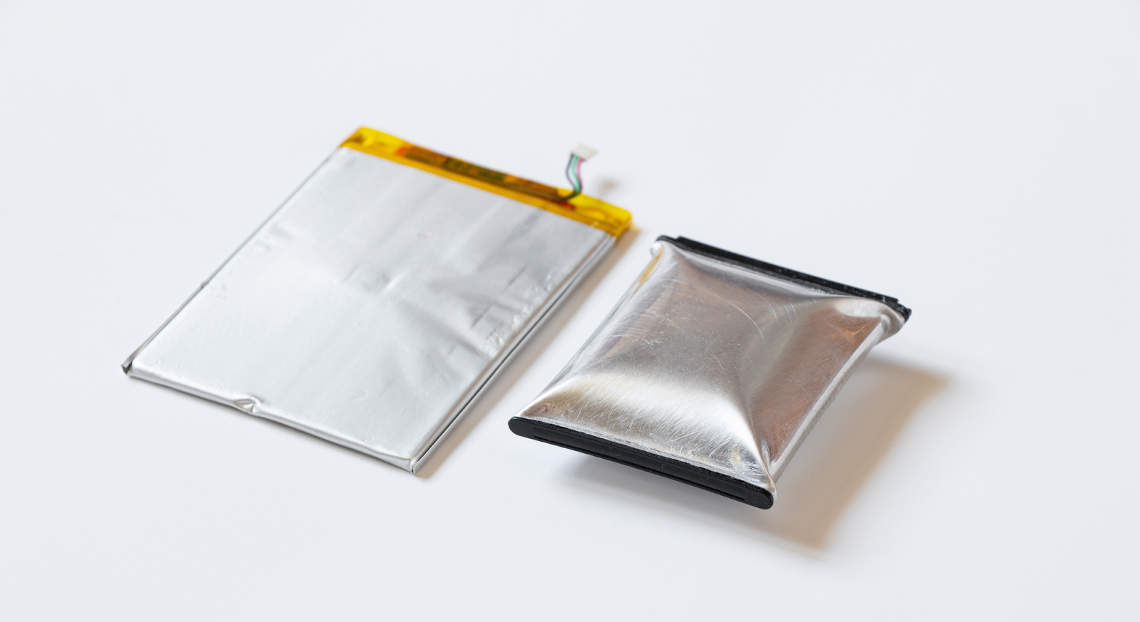 Swollen Battery iPhone: Causes, Safety Risks & Replacement Cost - Super ...
