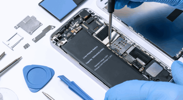 Swollen Battery iPhone: Causes, Safety Risks & Replacement Cost - Super ...